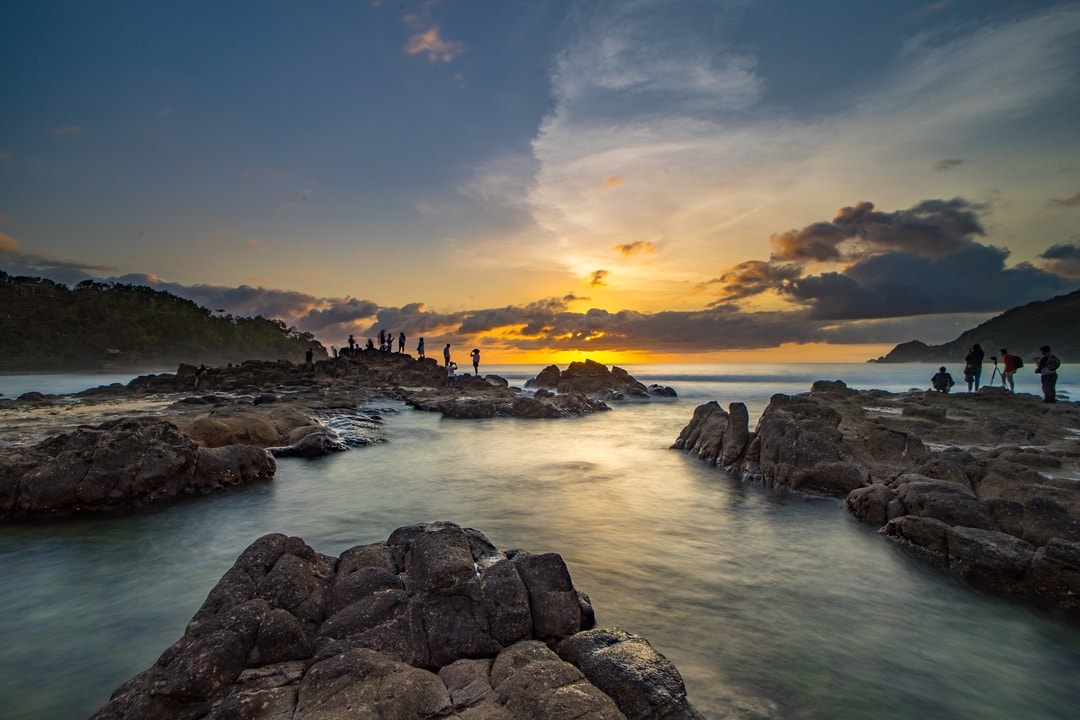Pantai Wediombo Gunungkidul : Info Tiket Masuk & Rute Pantai